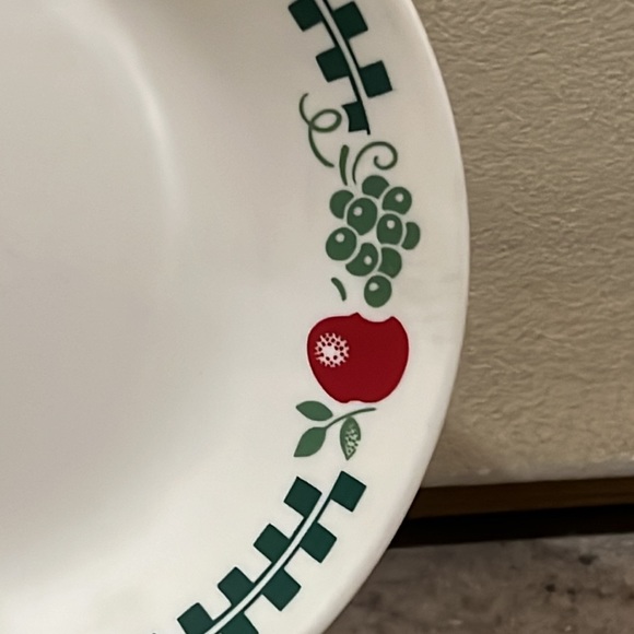 Corelle | Dining | Vintage Corelle Apple Farm Fresh Saucer Plates Set ...